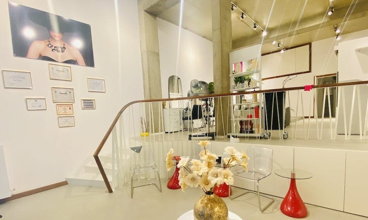 Just Glow — Hair Salon in Brussel